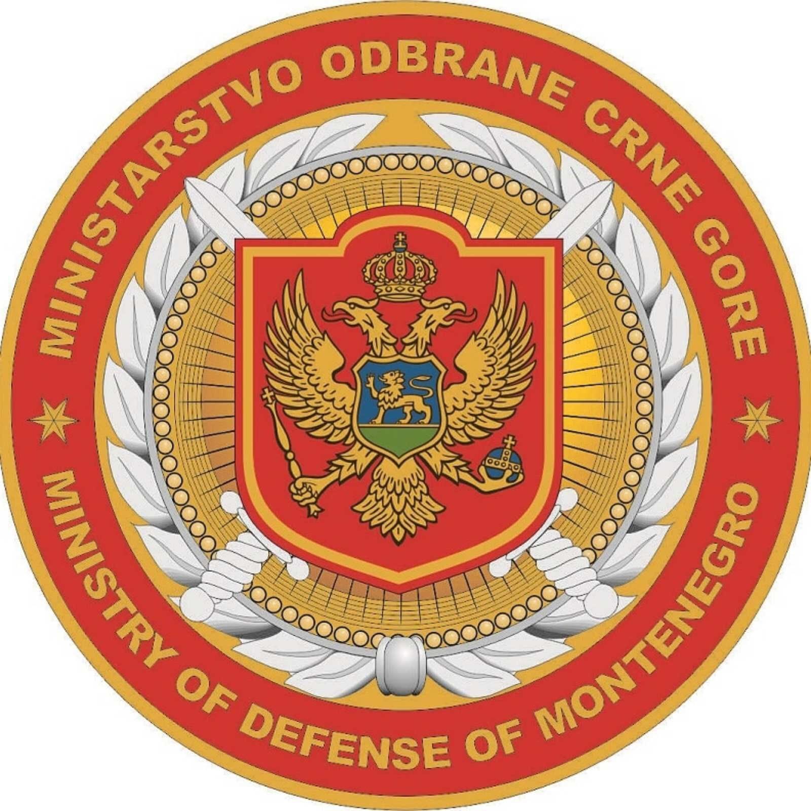 Minister Injac meets with members of the Defence and Security Council