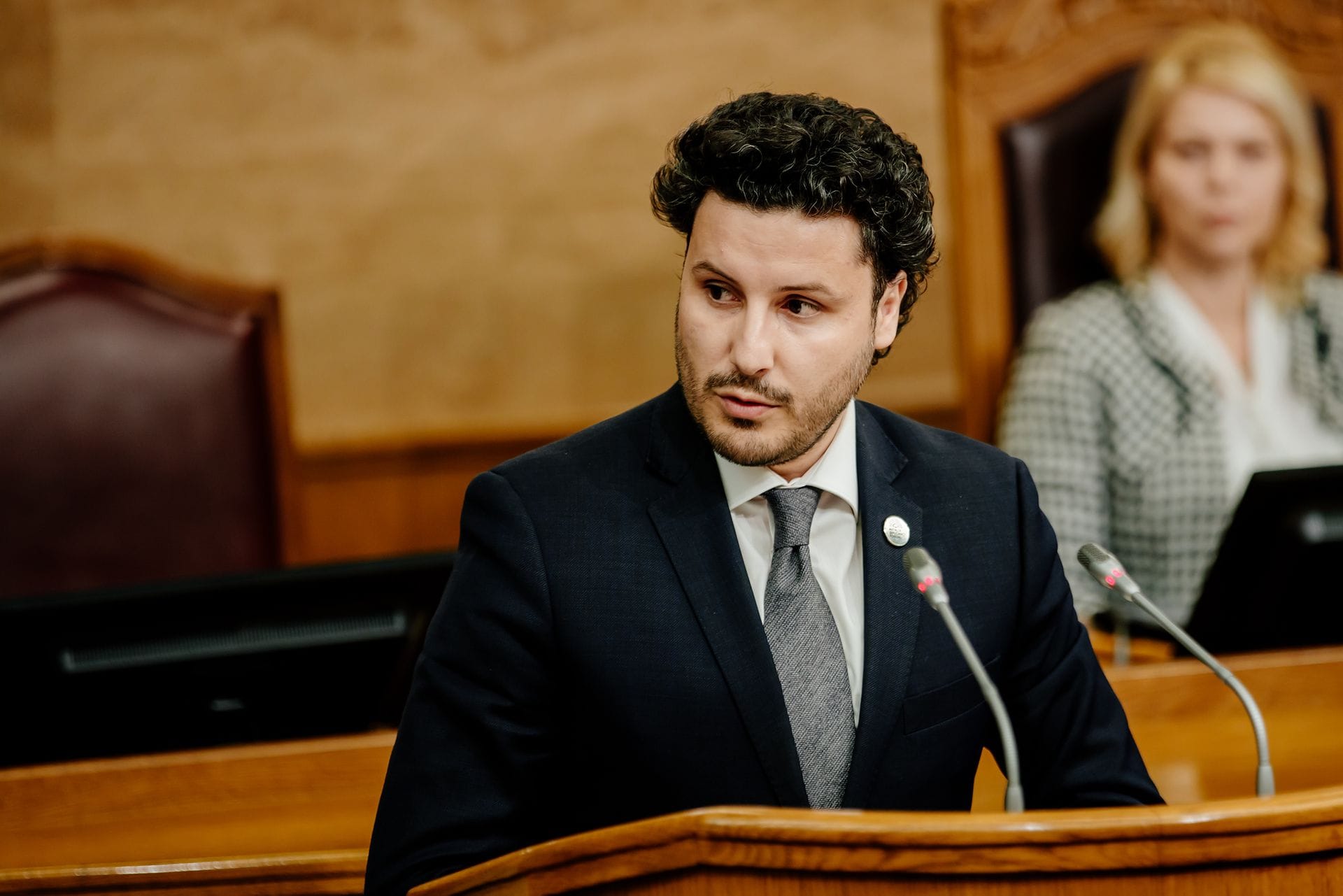 Premijerski sat: Odgovor premijera Abazovića na poslaničko pitanje Dragana Ivanovića