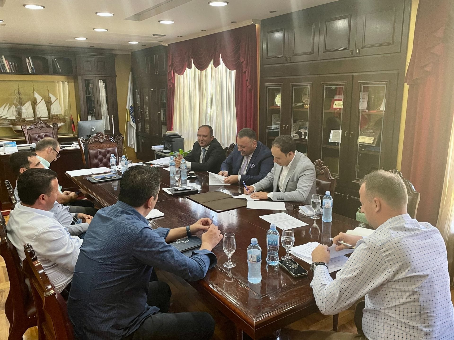 Direktor Bećović i predsjednik Opštine Ulcinj zaključili ugovor o ...