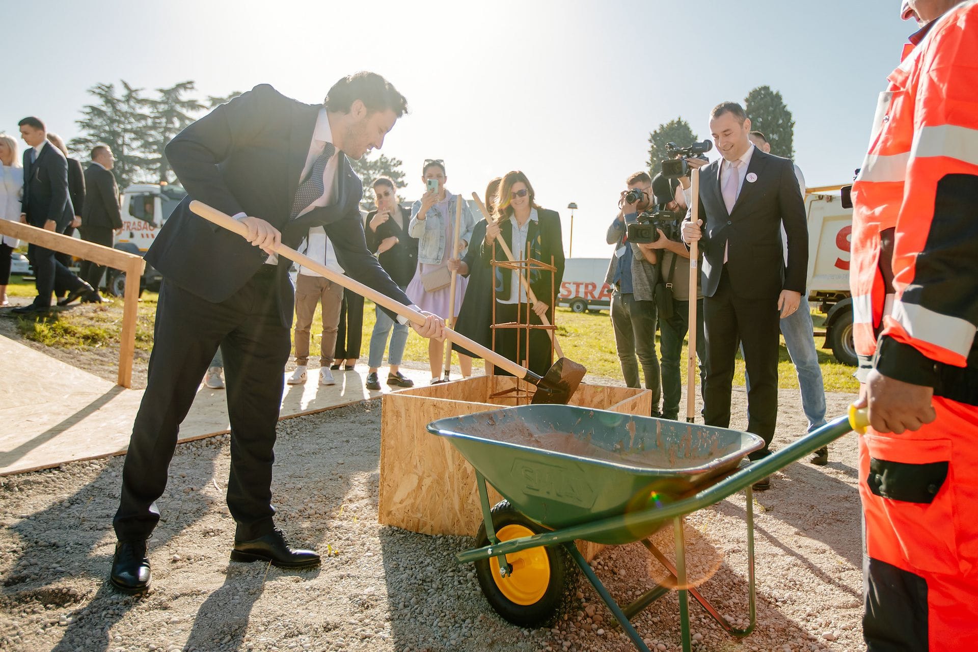 Položen kamen temeljac za izgradnju klinika za infektivne bolesti i ...