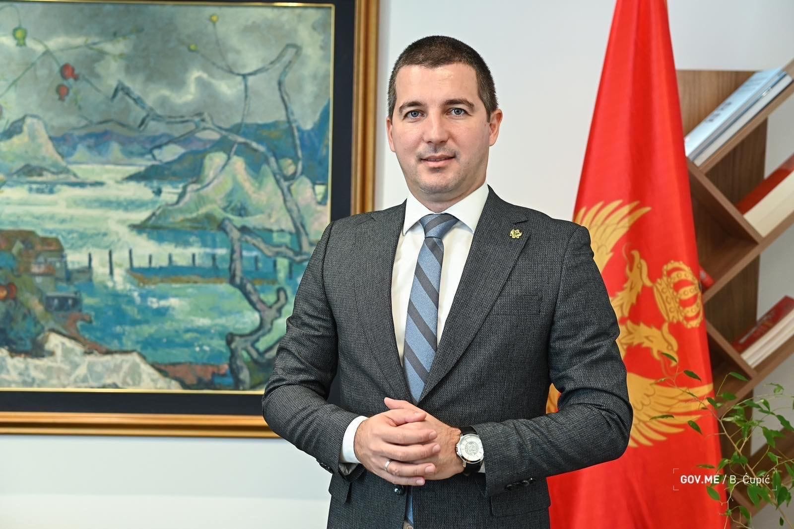 Bečić congratulates water polo team for quarterfinal achievement at ...