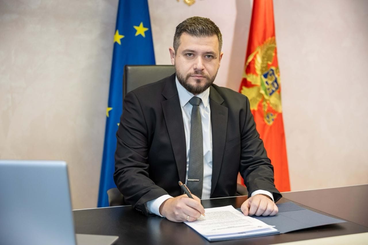 Objavljena nova dokumenta o korišćenju aviona u vlasništvu Generalnog ...