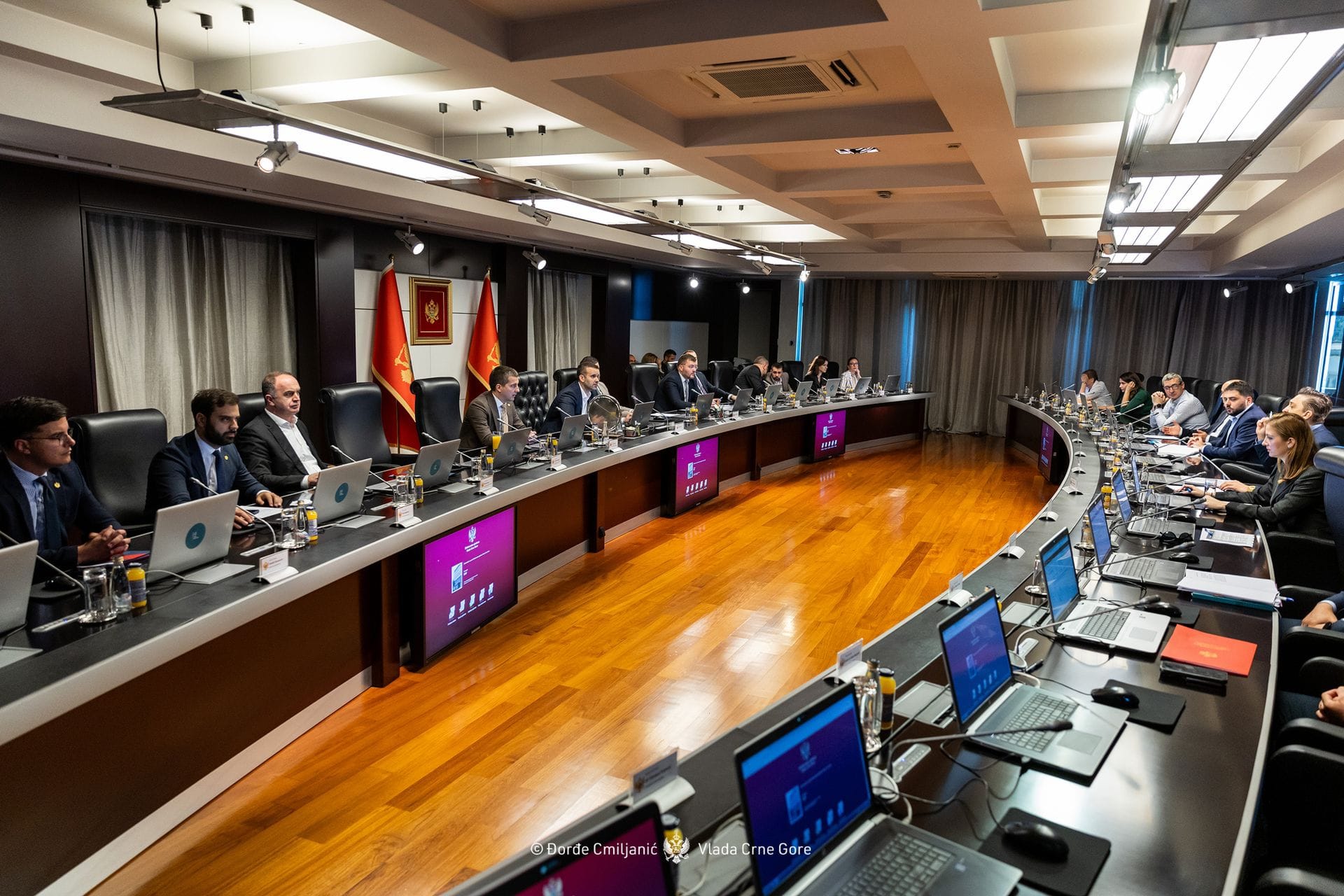 Saopštenje Sa 33 Sjednice Vlade Crne Gore