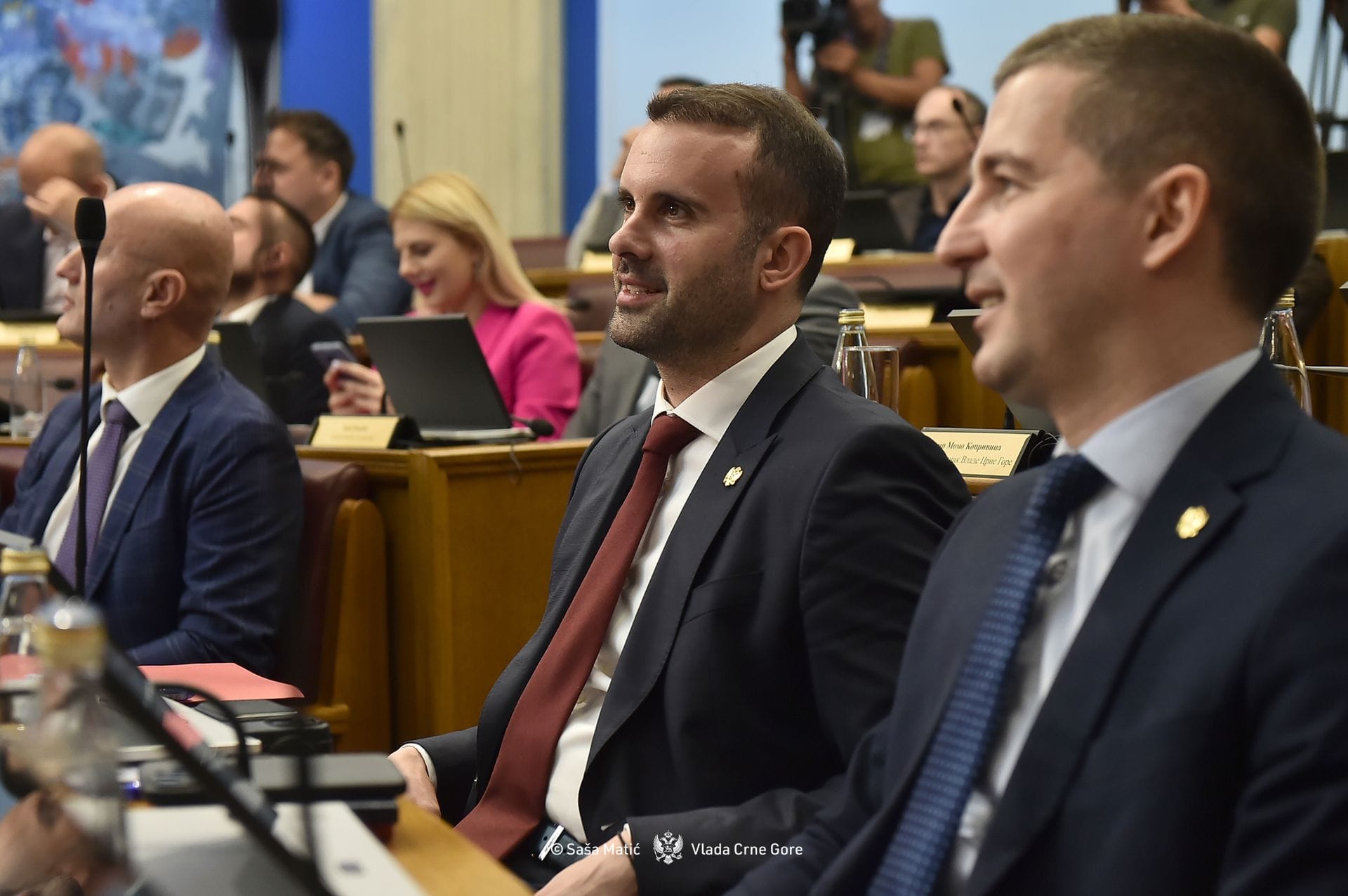 Odgovori predsjednika Vlade na pitanja koja su uputili poslanici Skupštine Crne Gore