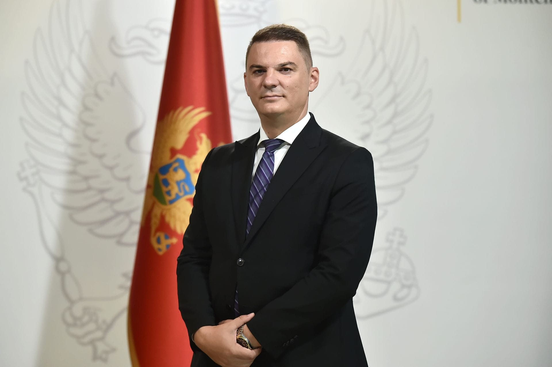 Ministar Admir Šahmanović