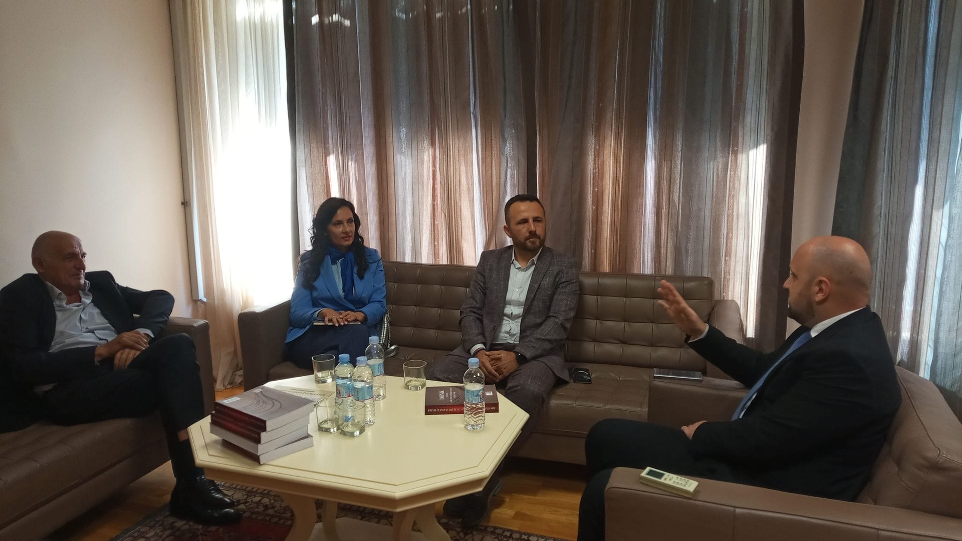 Ministar pravde Bojan Božović razgovarao sa predstavnicima Udruženja ...