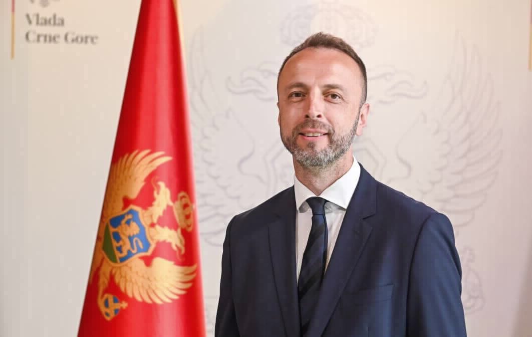 Miloš Nikolić